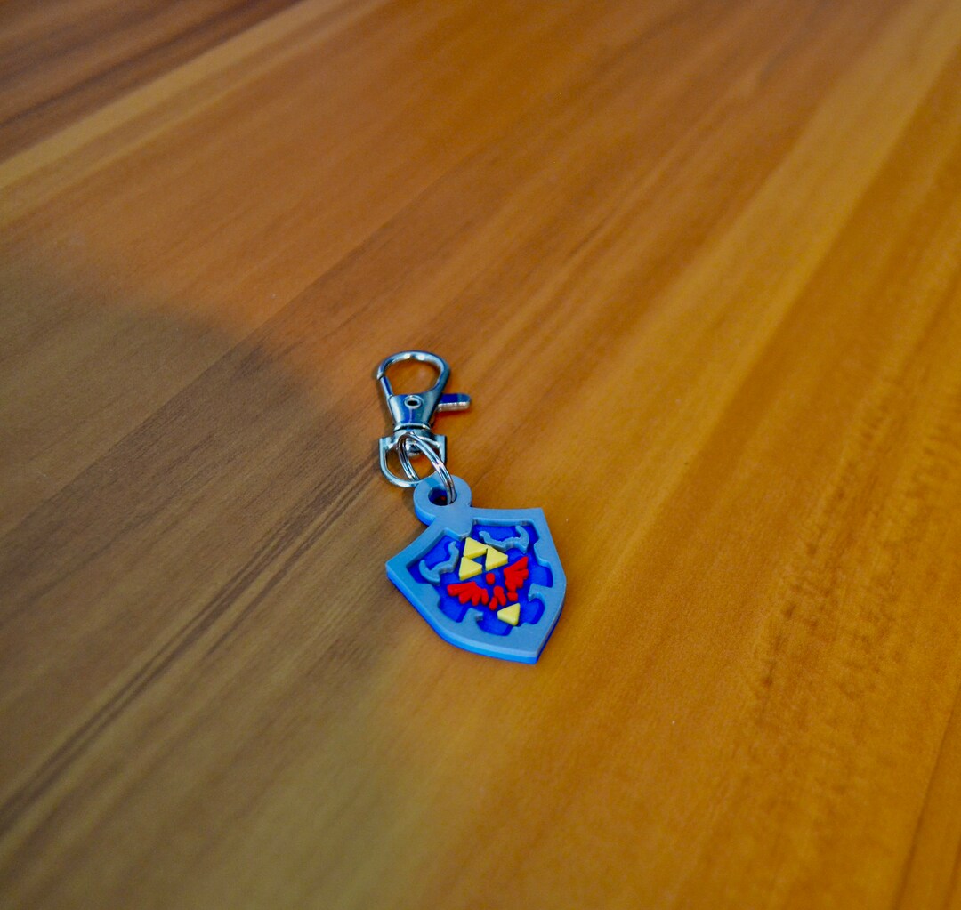 Zelda Hylian Shield Keychain/keyring - Party Favor for Birthday - Clip ...
