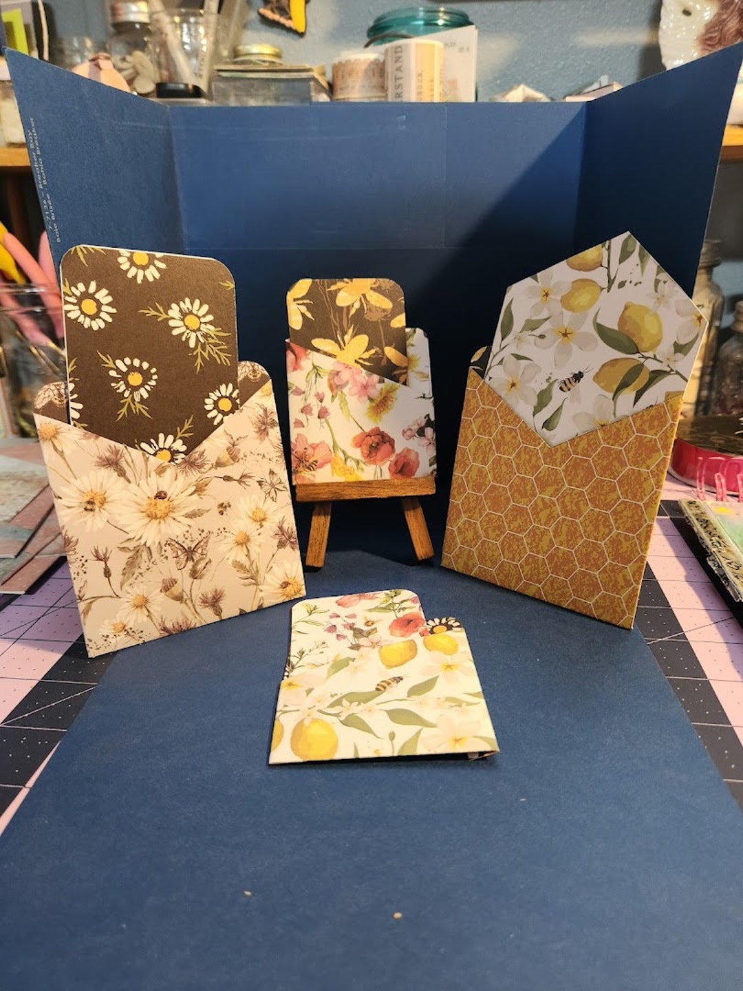 Bees and Floral Pockets With Tags Junk Journal Scrapbooking - Etsy