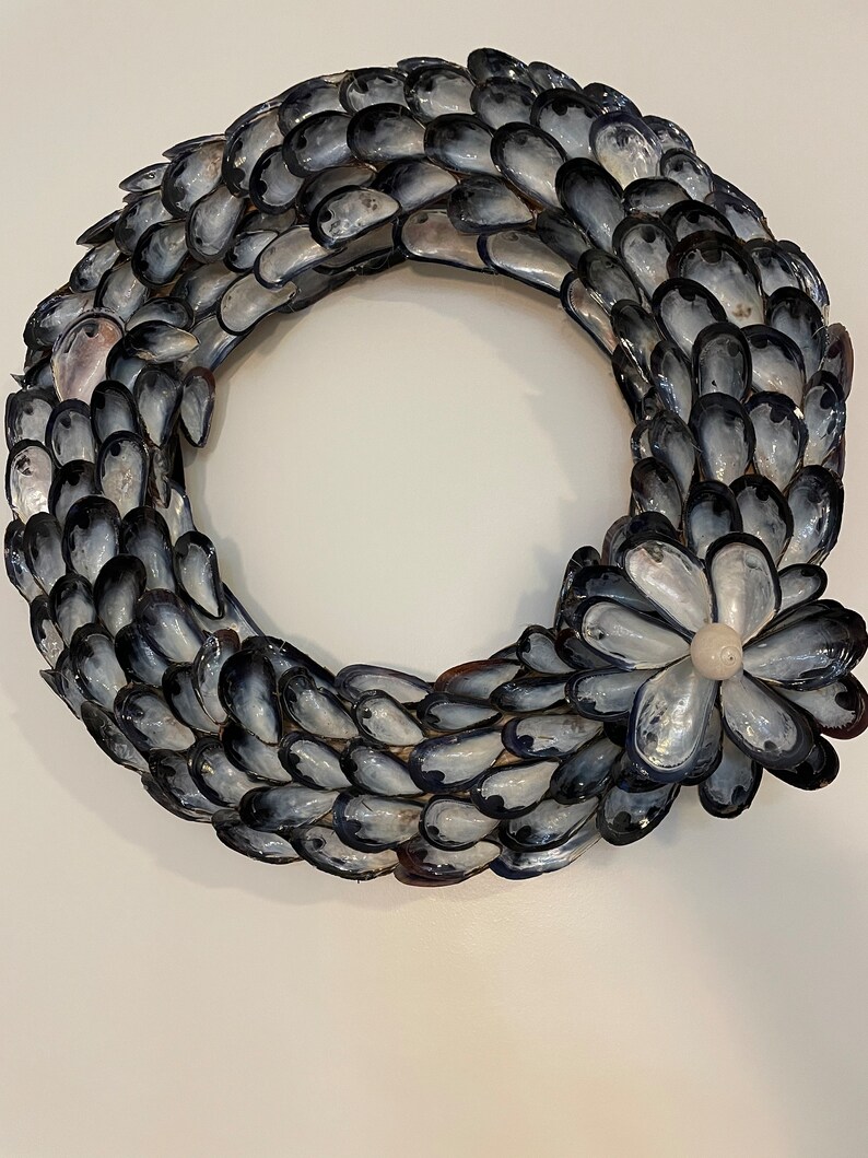 Lovely Gift. Hand Crafted 19 Maine Mussel Shell Wreath - Etsy