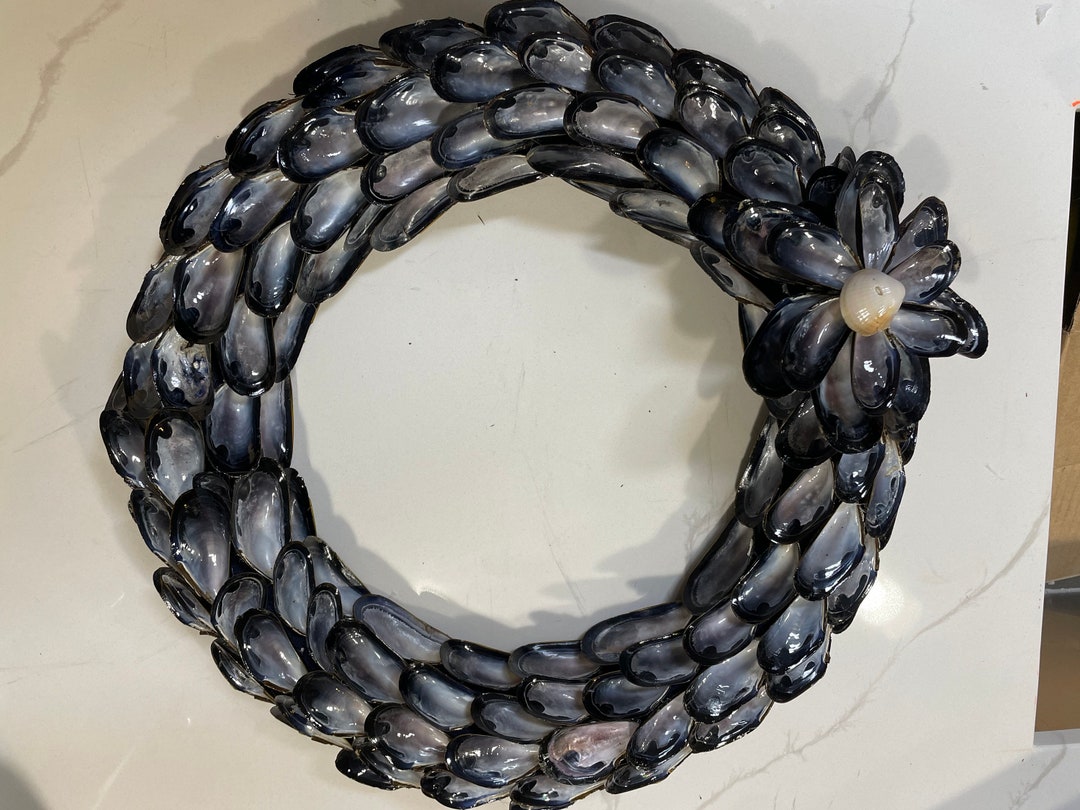 Lovely Gift. Hand Crafted 19 Maine Mussel Shell Wreath - Etsy