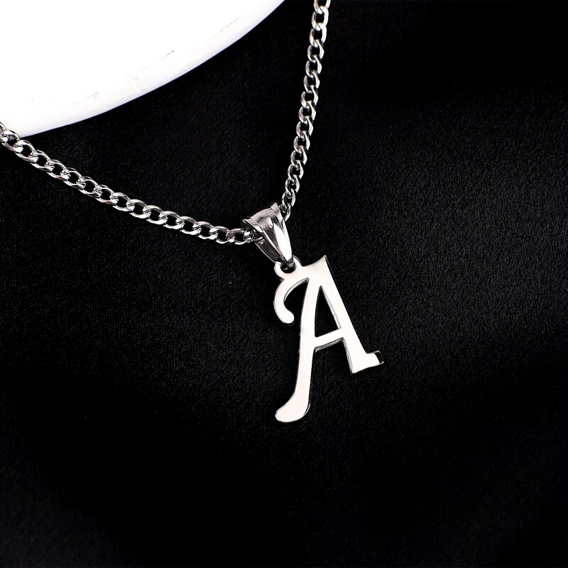 Letter R Necklace - Etsy