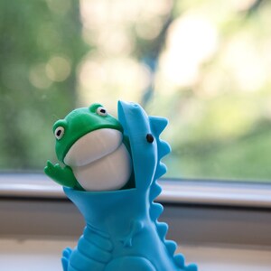 Rebellious Frog Figurine - 3D Printed Cheeky Frog With Middle Finger ...