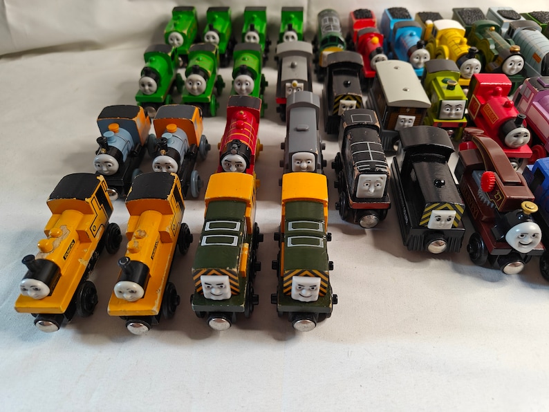 YOU CHOOSE Grade A Thomas & Friends Wooden Railway Train Engine Toys ...