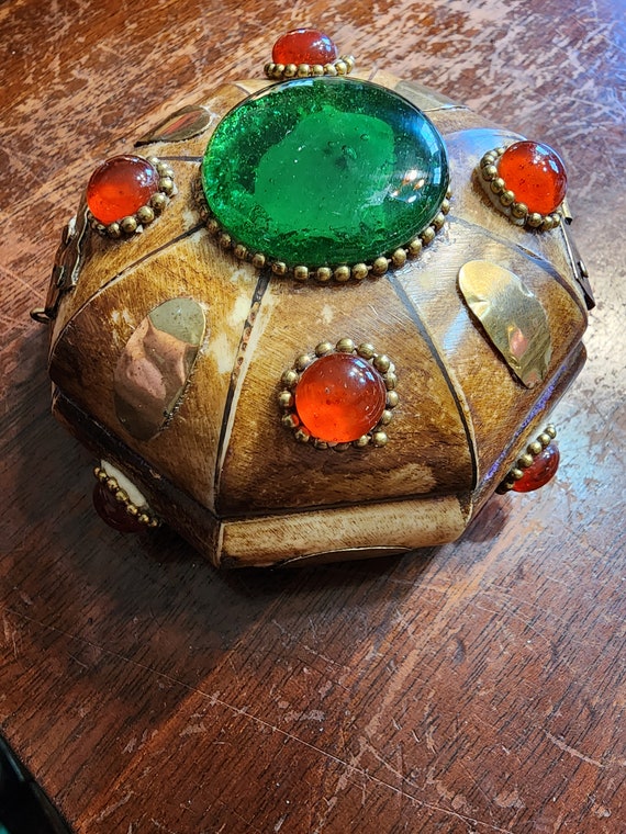 vintage bone box made - Gem