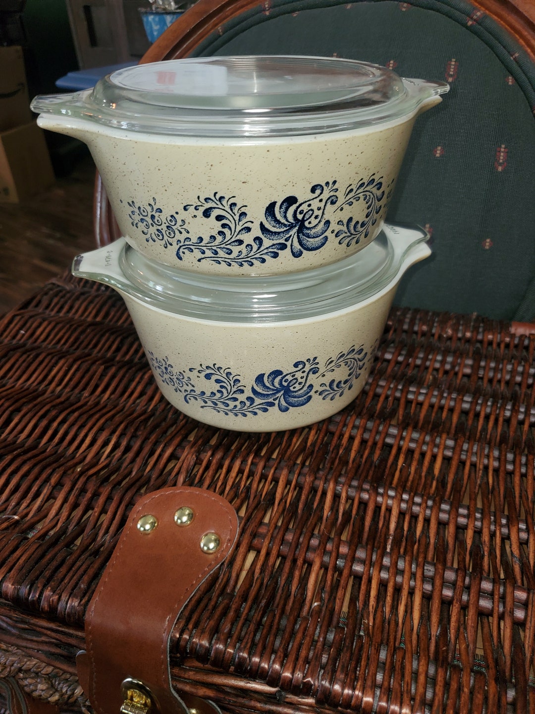 Vintage Pyrex Homestead Casserole Dishes With Lids: 1.5 Pint & 1 Quart ...