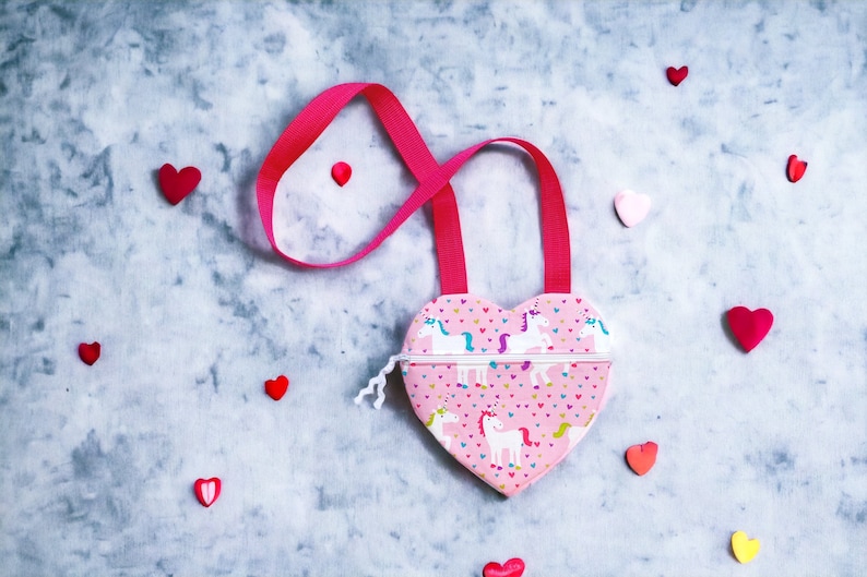 Zippered Heart Pouch or Purse Sewing Pattern & Tutorial | DIY How to ...