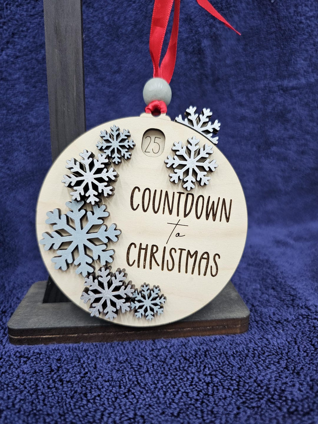 Christmas Countdown Ornament. Snowflakes. Rotate the Center Wheel to ...