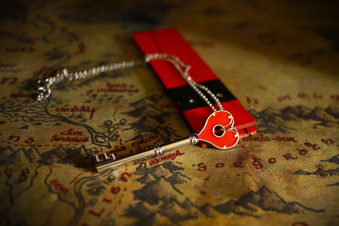 The Red Heart Key - Resident Evil 2 Inspired Necklace Pendant. - Etsy