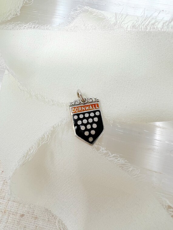 Vintage cornwall shield - Gem