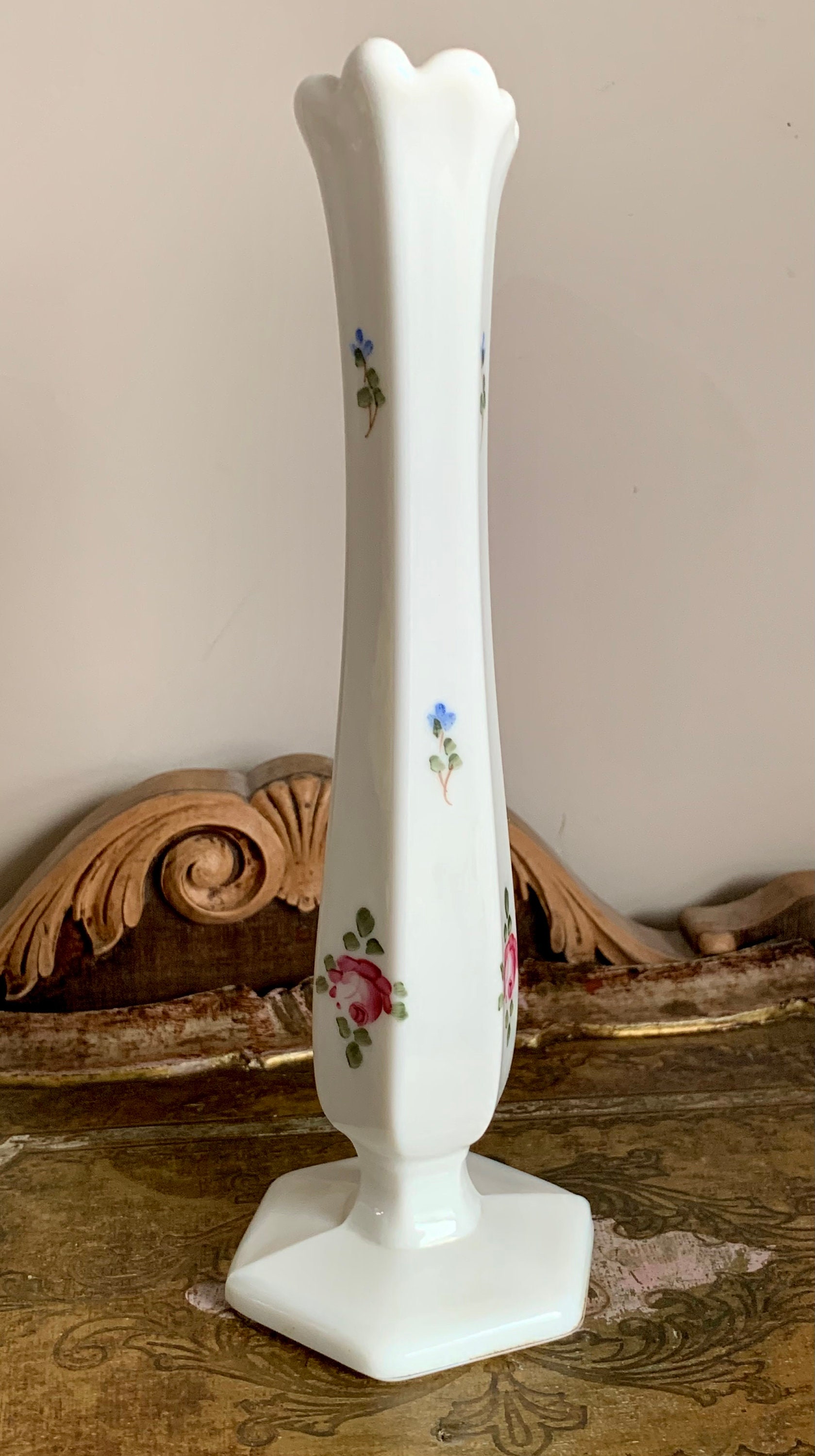 Vintage Westmoreland White Milk Glass Bud Vase Pink Rose Blue Flower ...