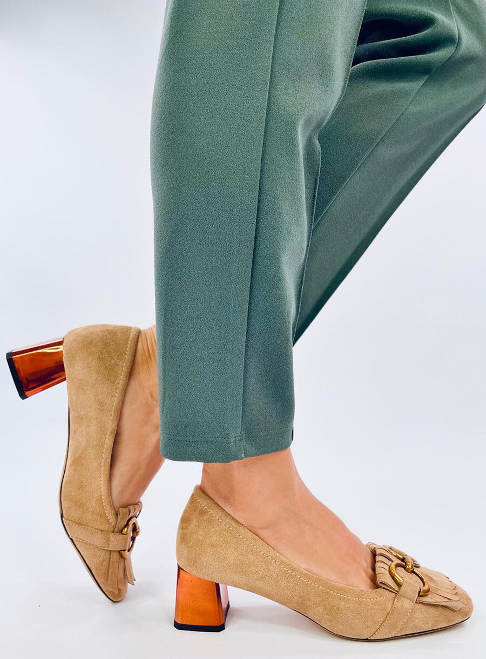Woman Beige Courts Shoes With Copper Heel, Ladies Court Heeled Pumps ...