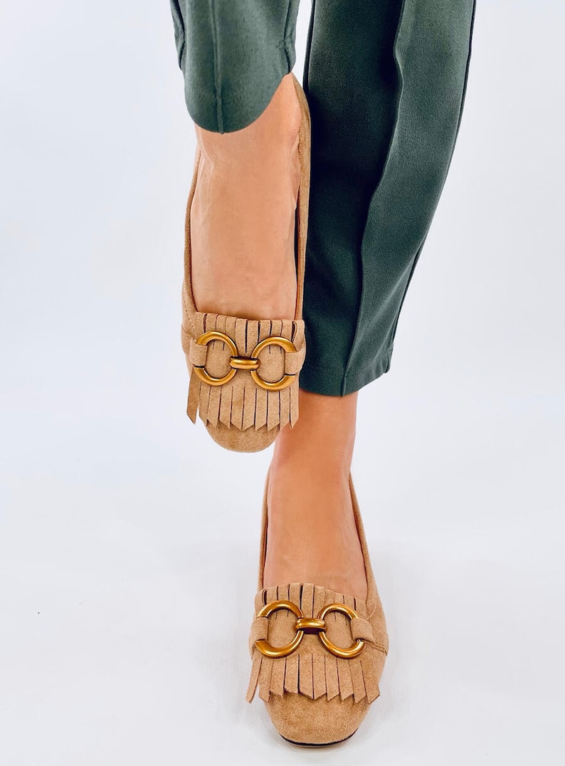 Woman Beige Courts Shoes With Copper Heel, Ladies Court Heeled Pumps ...
