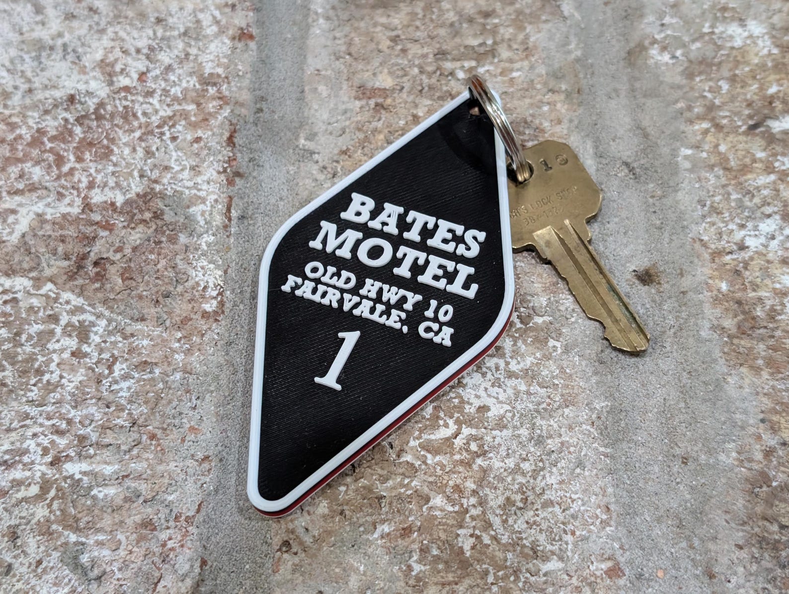 Bates Motel Keychain - Horror Movie Inspired Key Tag - Psycho Film ...