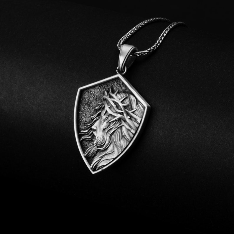 Jesus Shield Pendant Crown of Thorns Jesus Profile - Etsy