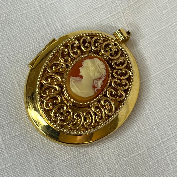 Cameo Locket - Etsy