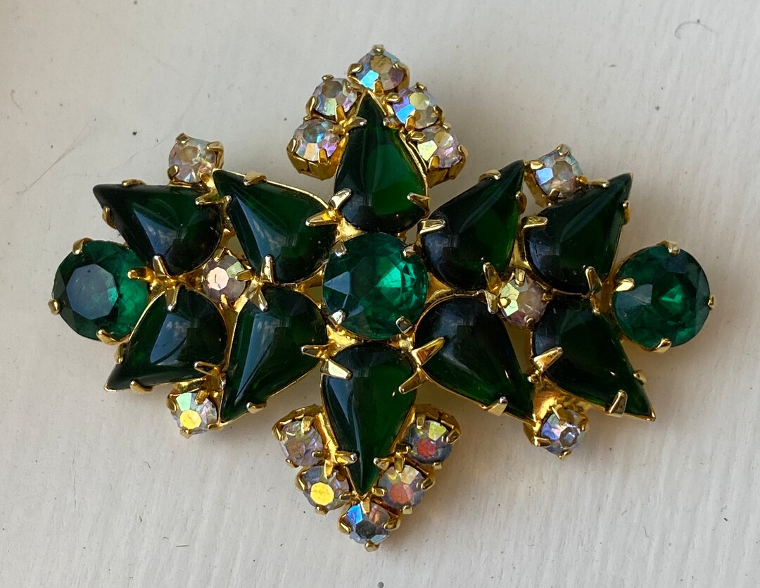 Vintage Emerald Green Teardrop Shaped Poured Glass Gems With Round ...