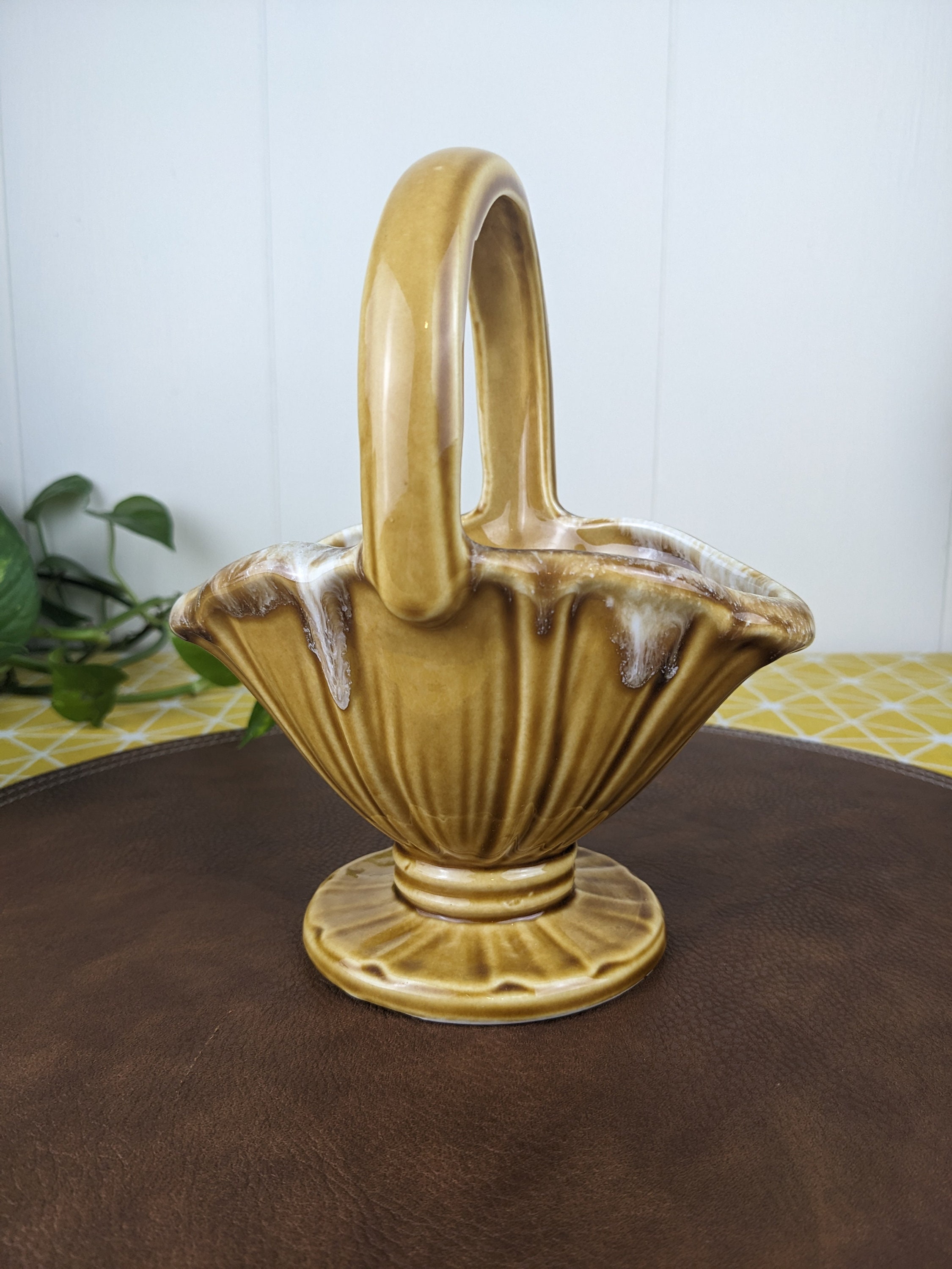Vintage Hull Pottery Butterscotch Basket Planter 822-USA - Etsy