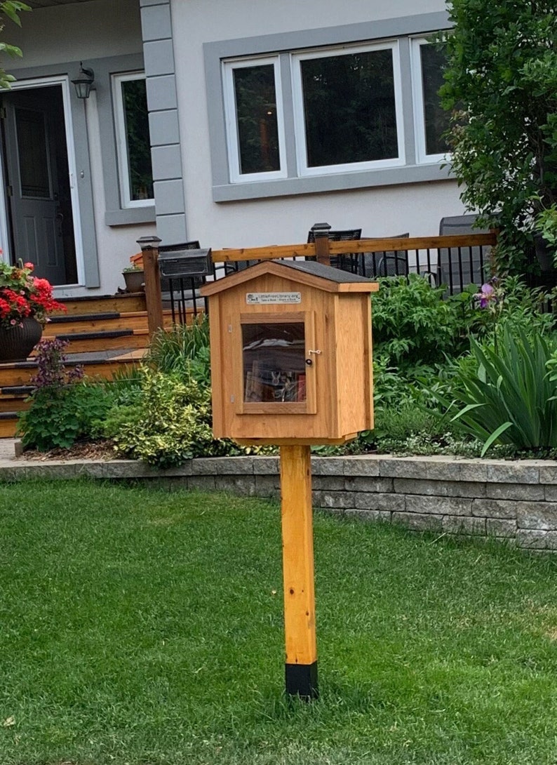 Handmade Little Free Library: Outdoor Book Sharing Box - Etsy Canada