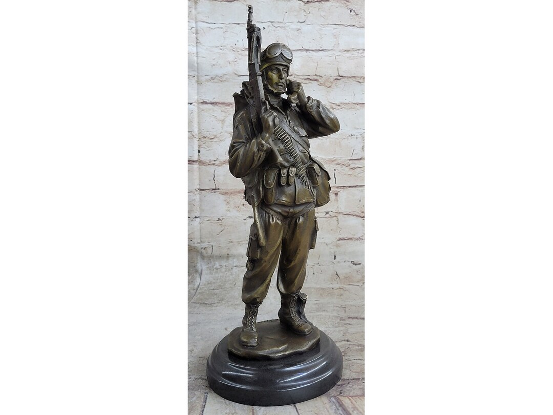 Bronze Statue Unknown Soldier. Tribute to American Soldiers Sculpture ...