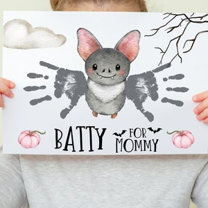 Halloween Handprint Art, Handprint Crafts, Bat Handprint Art Printable ...