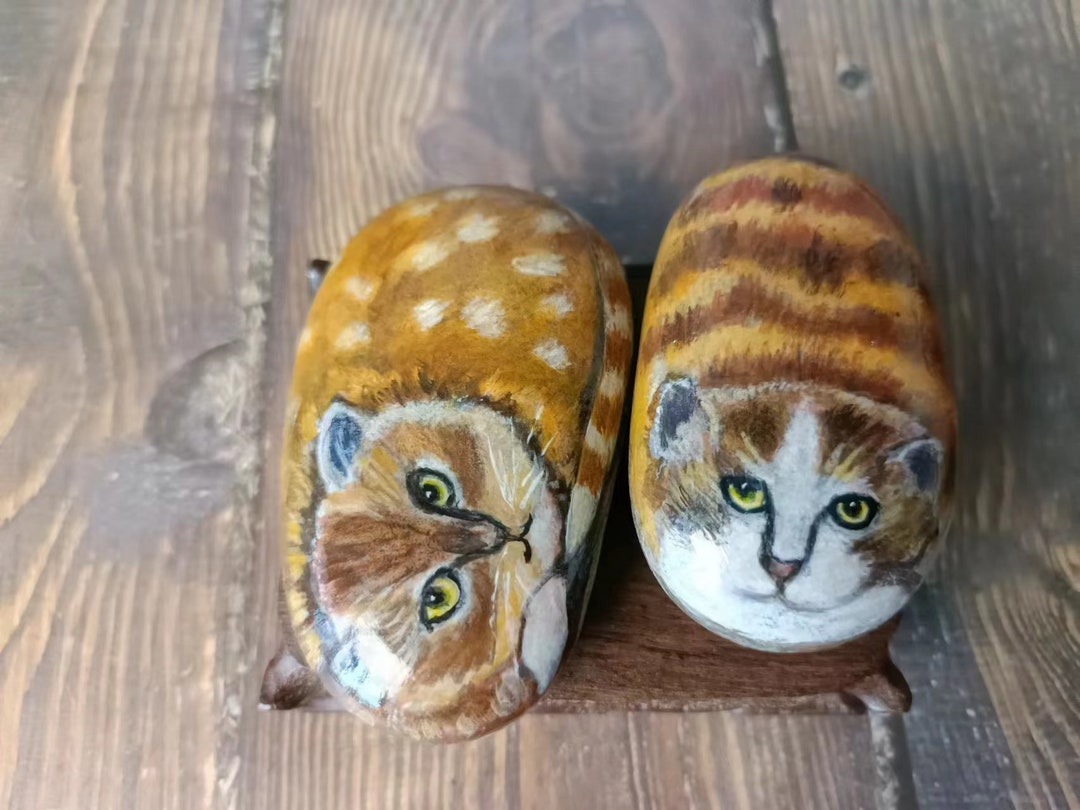 Cat Painted Stone, Stone Art , Home Decor, Cat Painting, Free Wooden ...