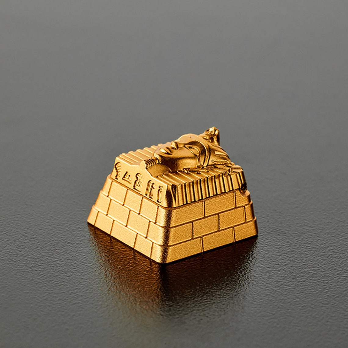 Ancient Egyptian Pharaoh Golden the Eye of Horus Pyramid Metal Custom ...