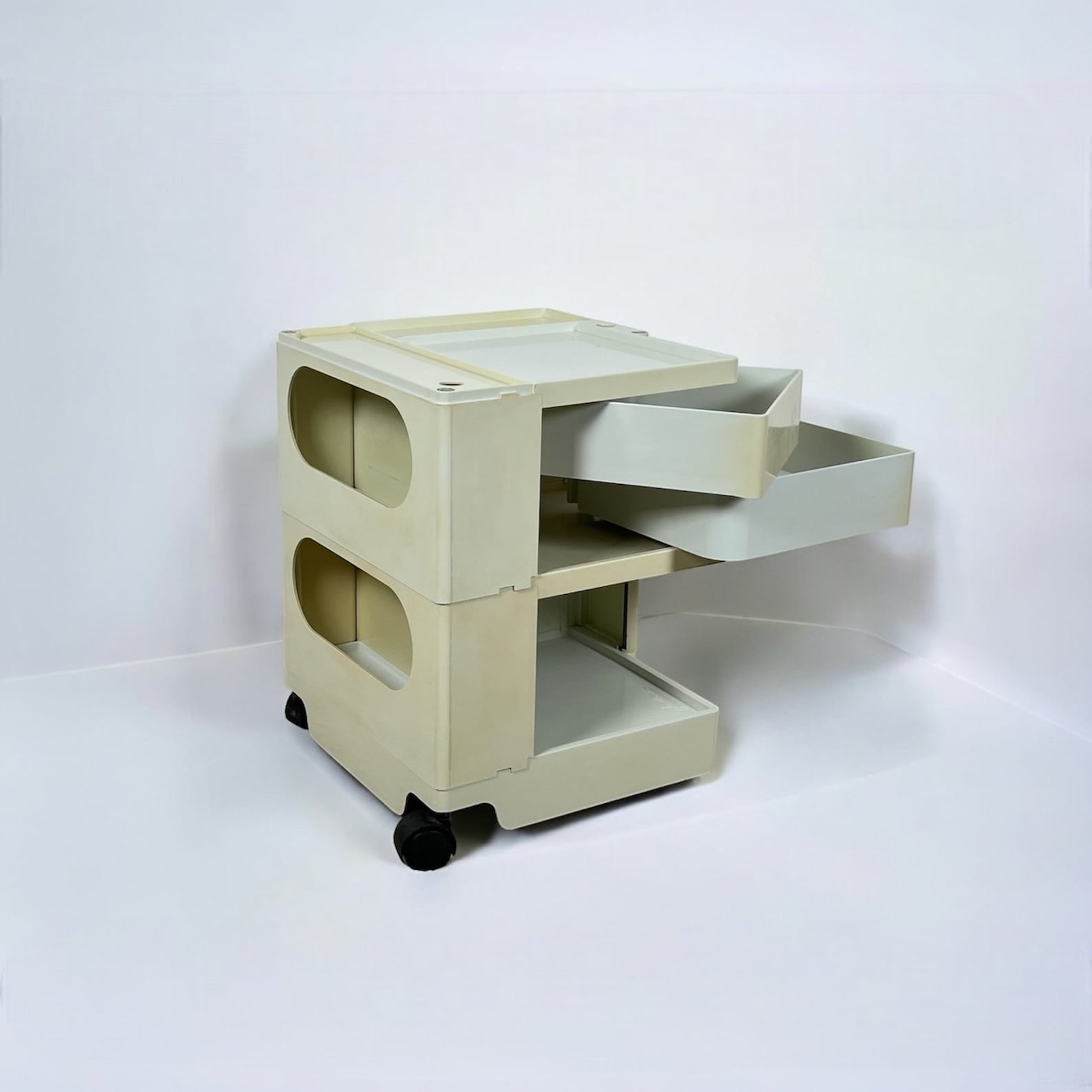 Vintage Boby Trolley by Joe Colombo: Italian Space Age Storage ...