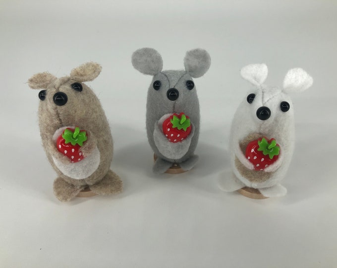 Strawberry Mouse - Etsy