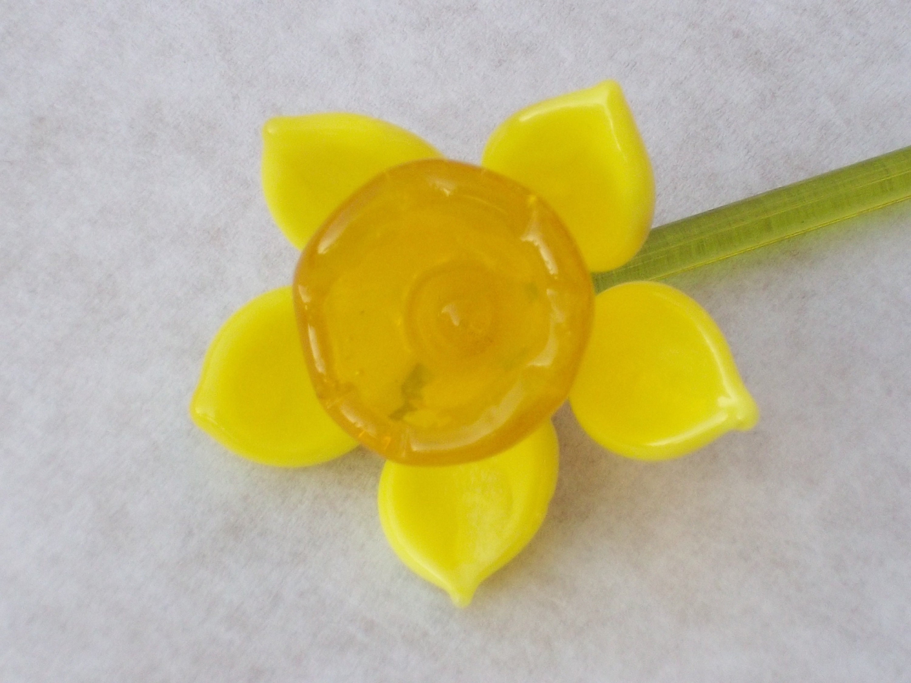 Handmade Glass Daffodils in Decorative Vase, Sand and Grass - Etsy UK