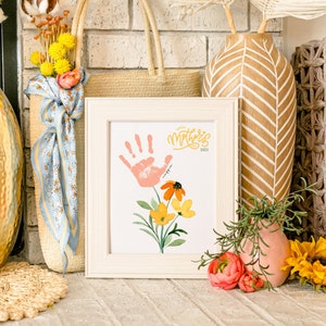 Flower Bouquet Handprint Craft, Printable for Mom and Grandmothers on ...