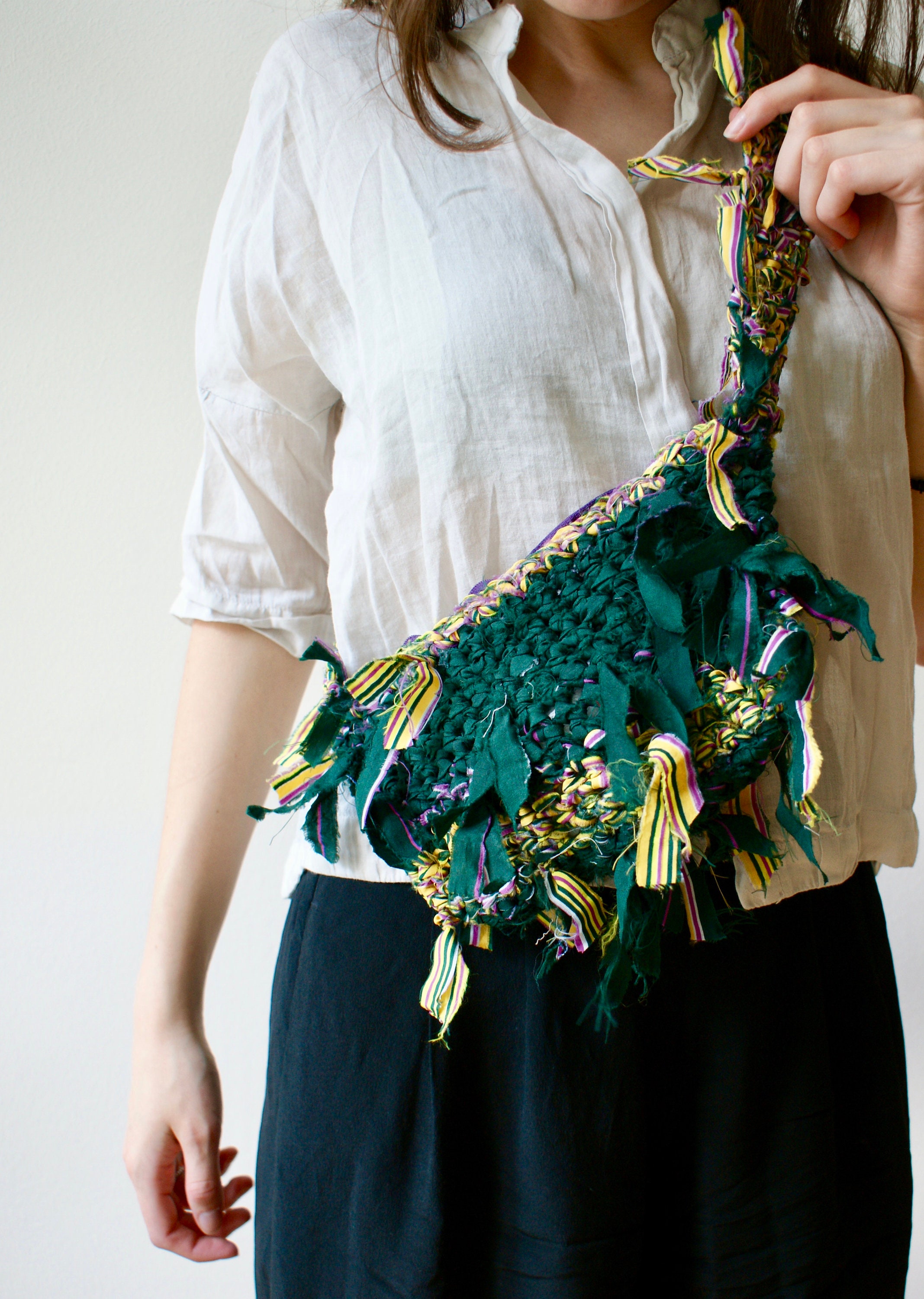 Aus Stoffstreifen gehäkelte upcycling Cross Body Bag - Etsy.de