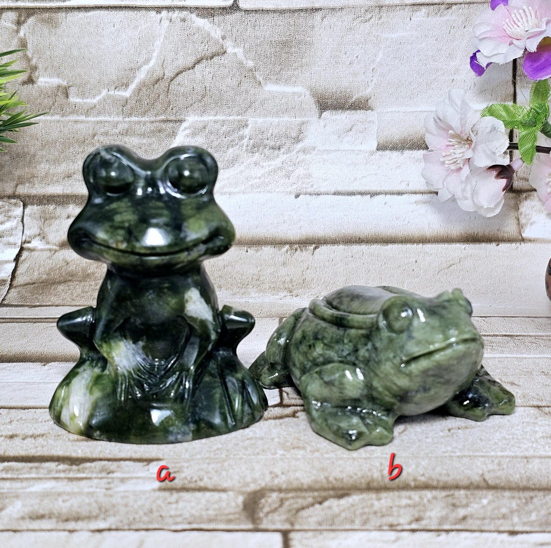 Green Jade Toad Carving / Jade / Crystal Carving / Animal Totem / Frog ...