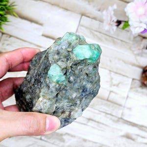 Natural Raw Emerald Specimen / Emerald / Chakra / Rocks and Minerals - Etsy