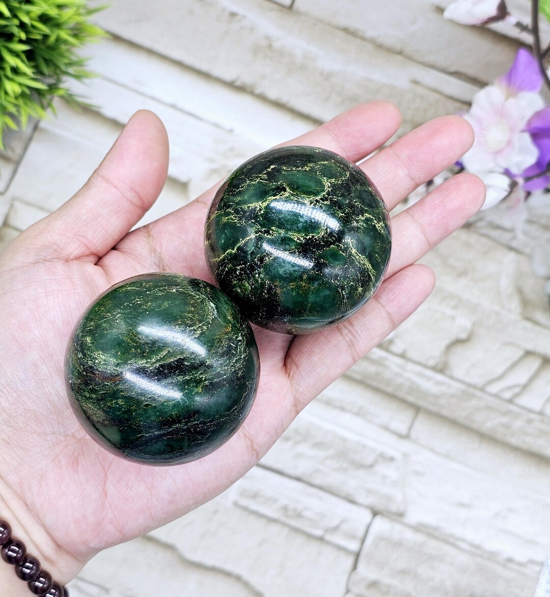 Emerald Sphere / 50mm / Green Sphere / Chakra / Rocks and Minerals / St04 - Etsy