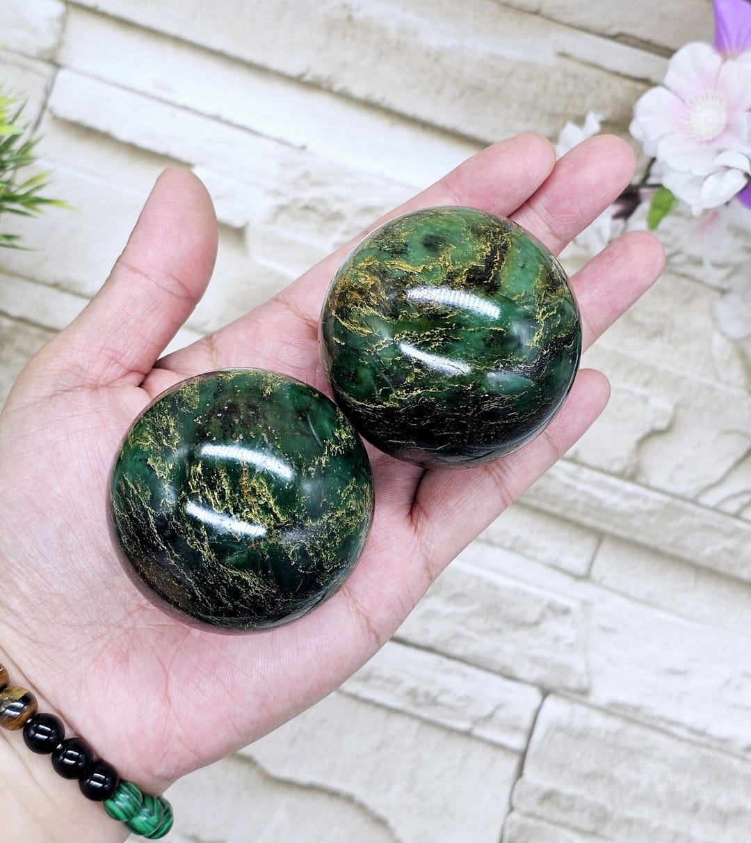 Emerald Sphere / 51mm / Green Sphere / Chakra / Rocks and Minerals - Etsy