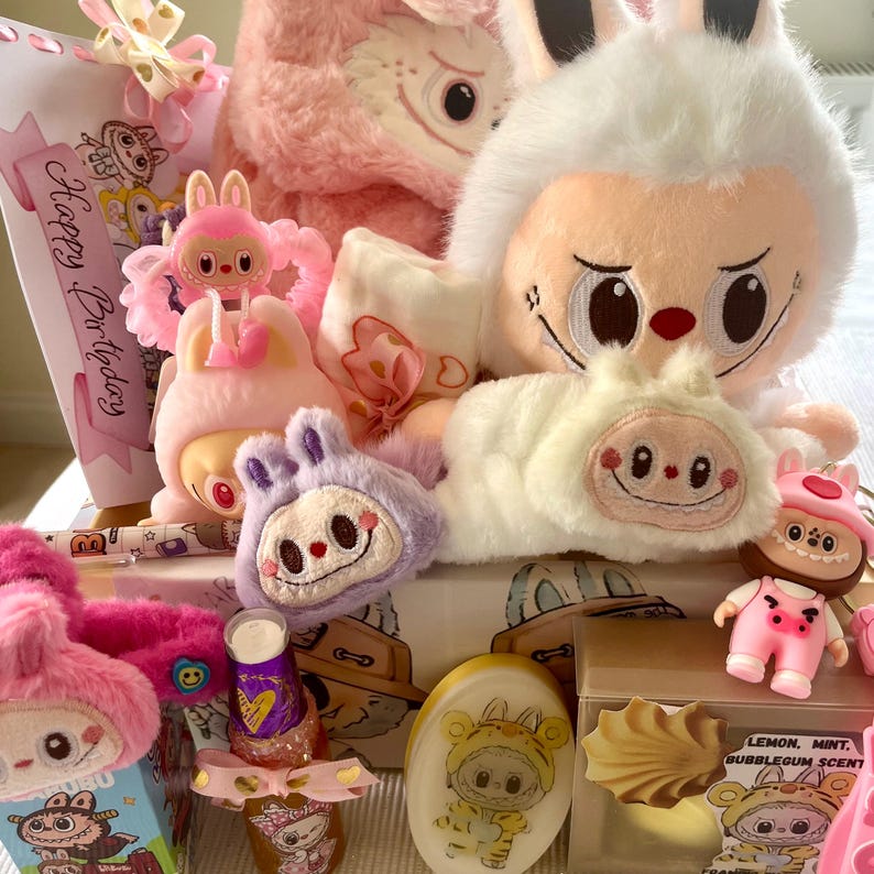 LABUBU Surprise Gift Box Cute Spa 12 Pack Set and Plush Accessories ...