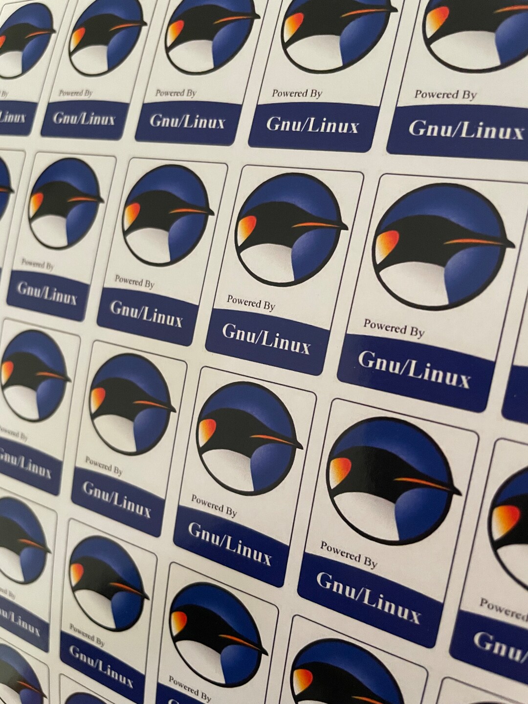 Powered by GNU/LINUX - Sticker - Linux Sticker [x2] [ricing] - Etsy