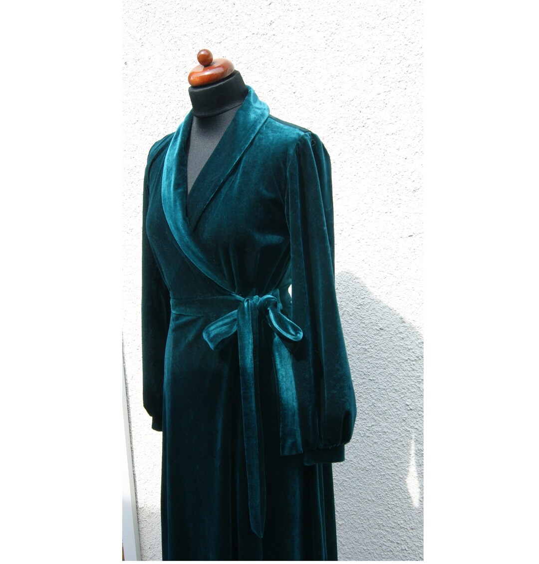 1940s Inspired Velvet Velor Robe Indulge in the Glamor of the Old ...