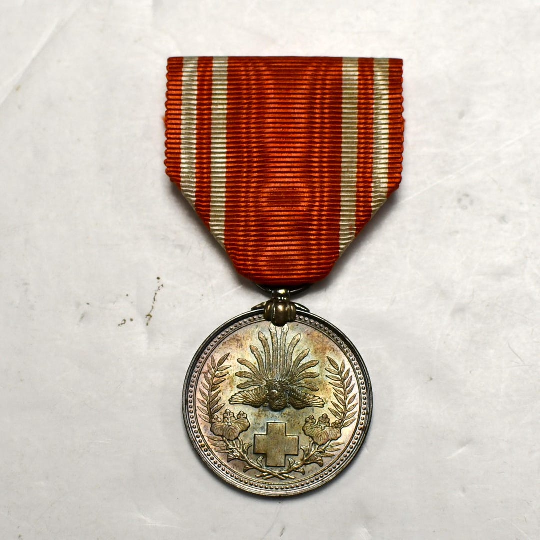 Vintage Japanese Red Cross Medal With Chrysanthemum & Rising Sun Emblem ...