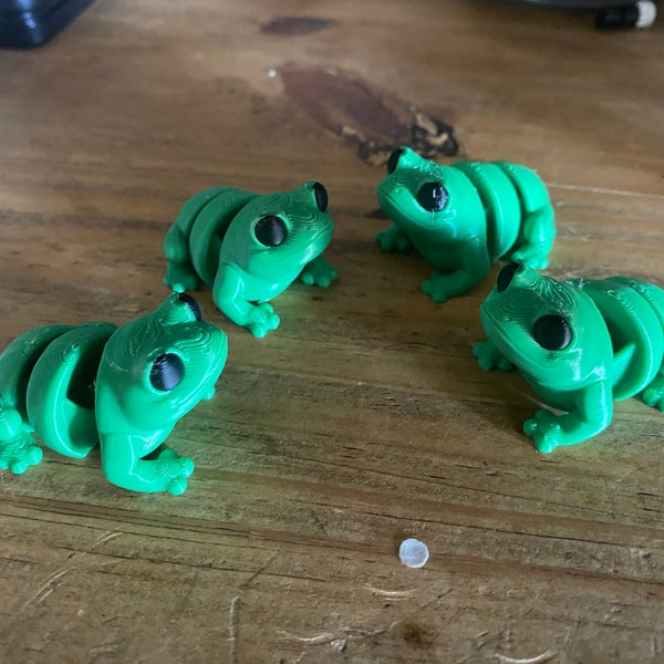 Tiny Articulating Frog Fidget Toy - Etsy