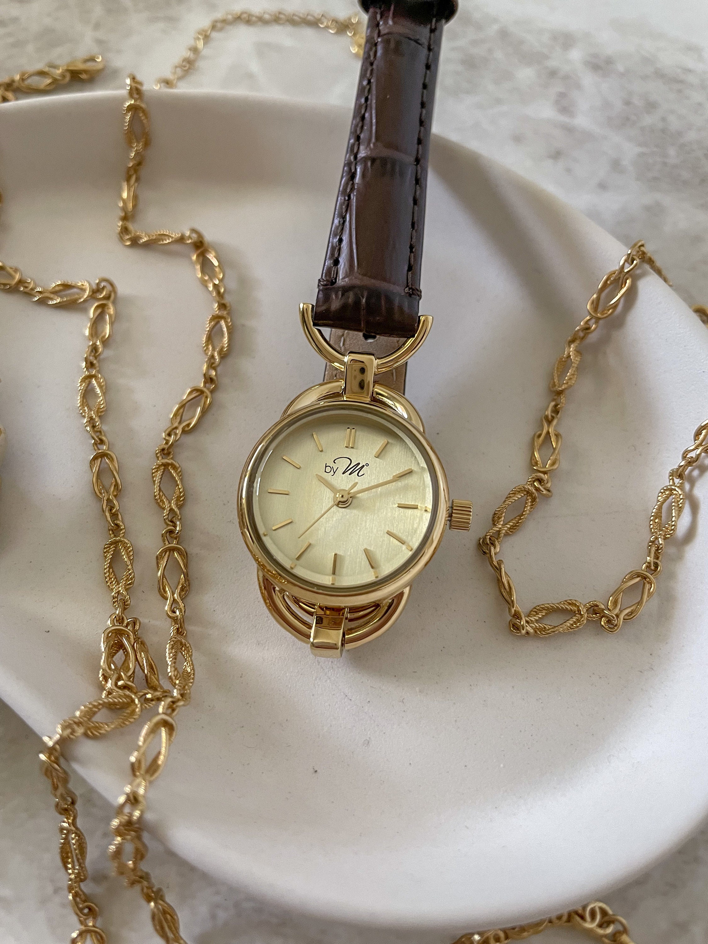 Chic Women’s Round Face Watch – Vintage-inspired With Gold Accents | BY ...