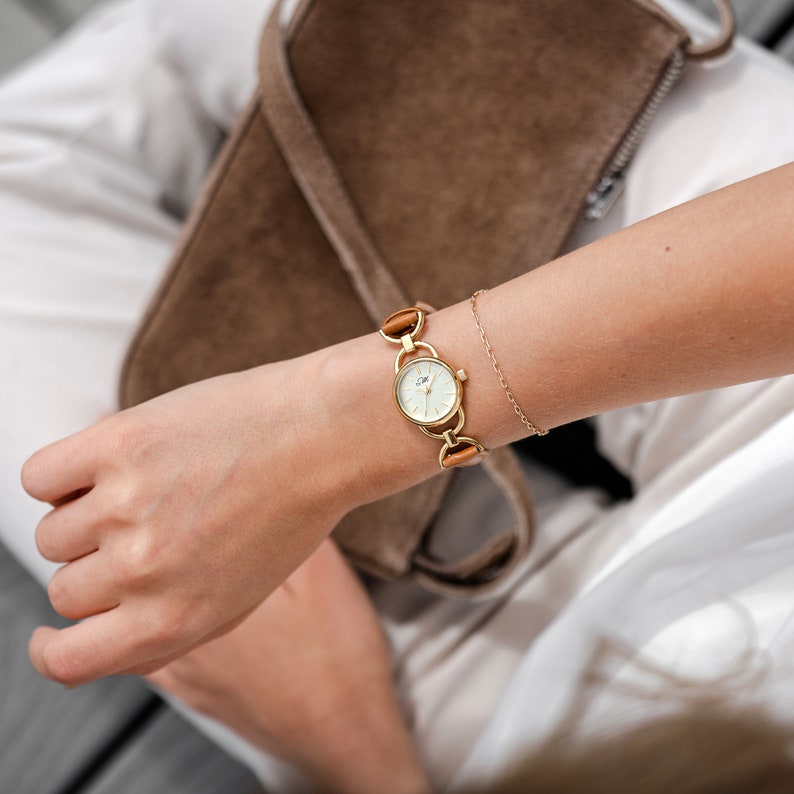 Vintage Style Gold Watch: Light Brown Leather Strap, Women's Jewelry ...