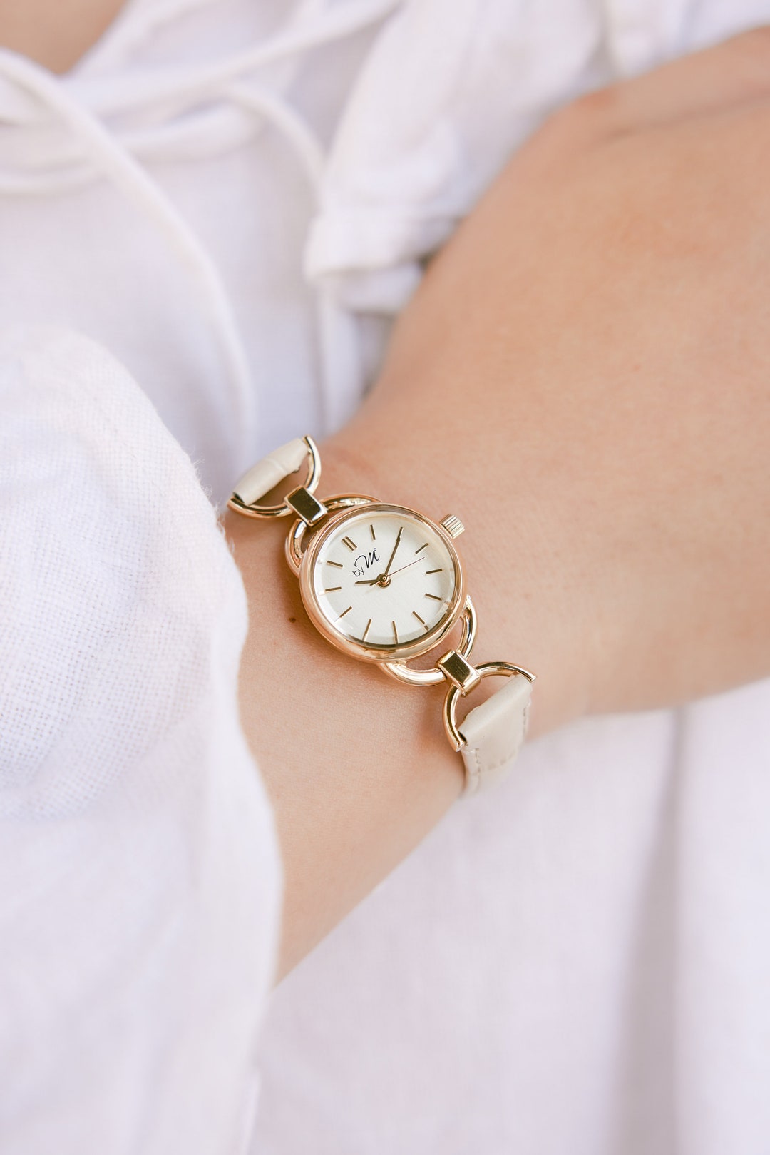 Vintage Style Round Gold Watch for Women – Beige Leather Strap, BY M ...