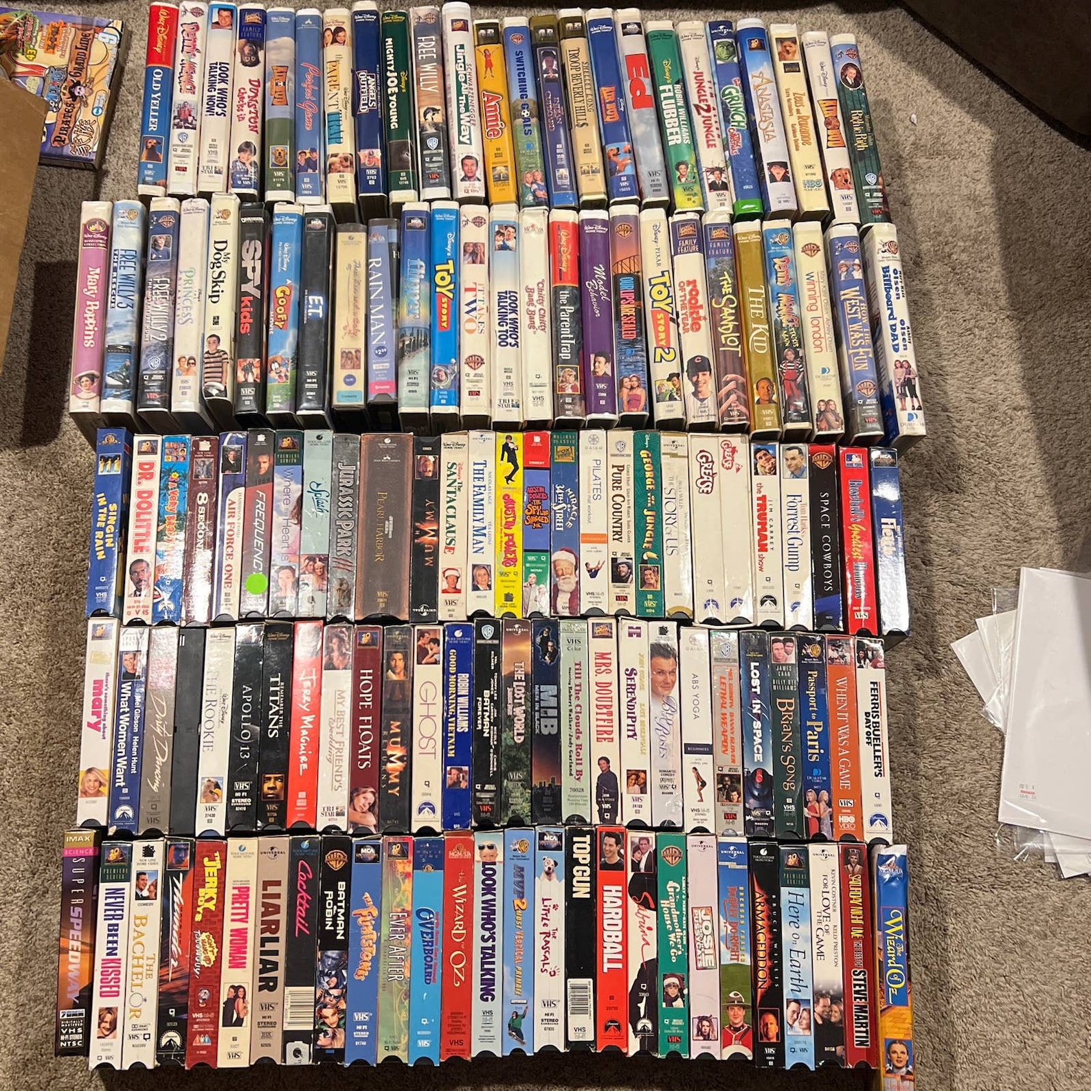 VHS Lot of 132 Tapes 80s and 90s Classsics MIB, Mummy, Batman, Jurassic ...