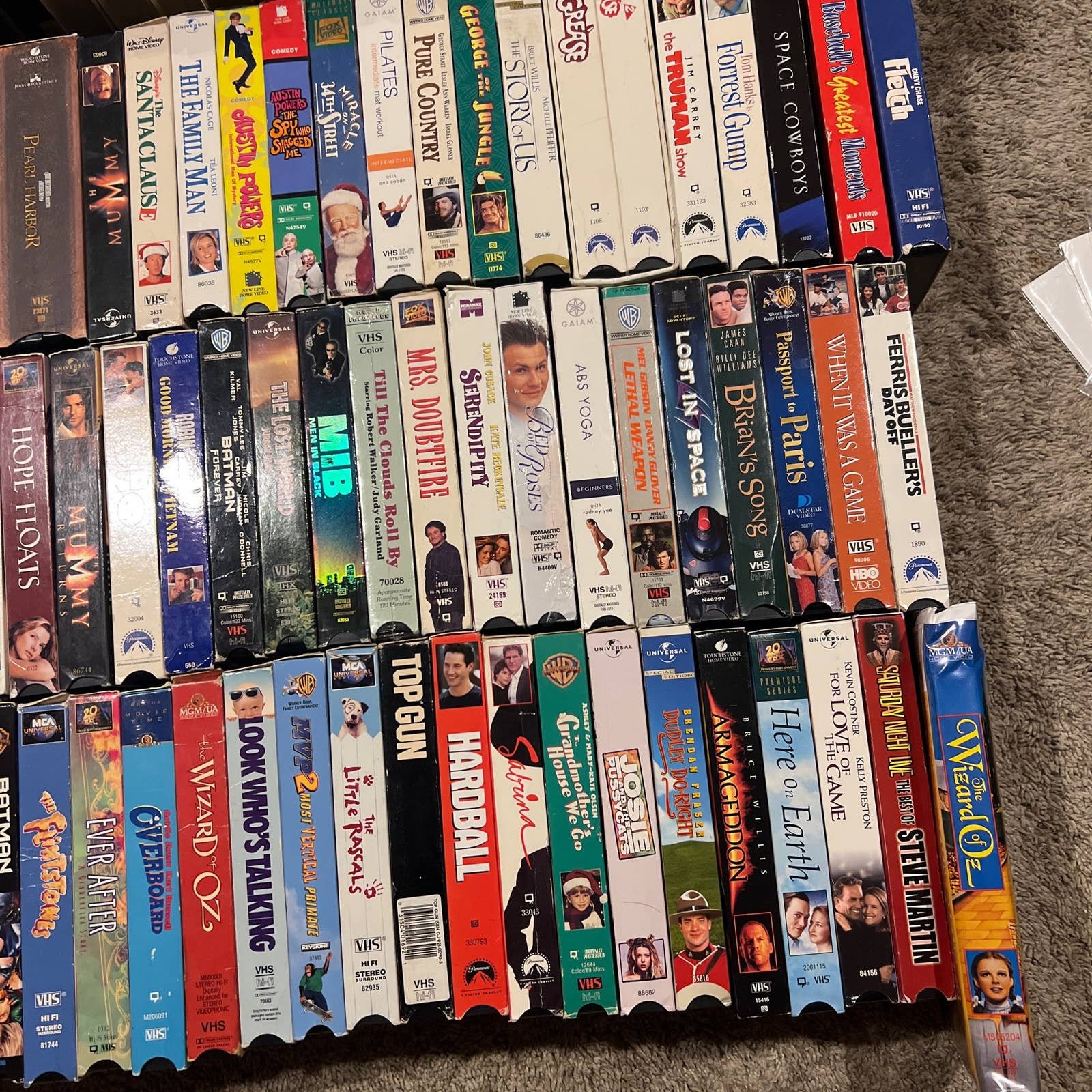 VHS Lot of 132 Tapes 80s and 90s Classsics MIB, Mummy, Batman, Jurassic ...