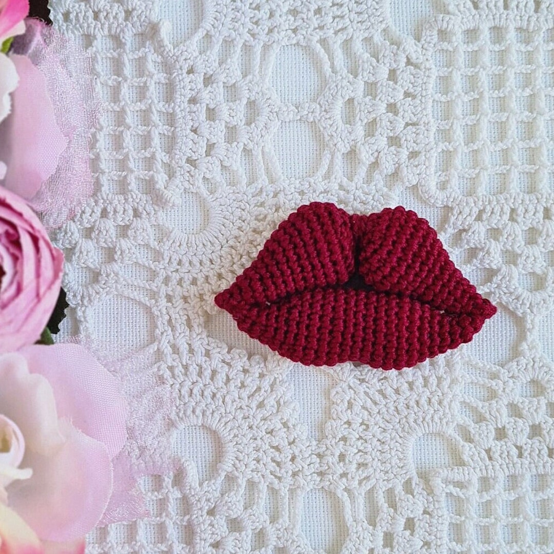 Crochet Lips (brooch) - Etsy