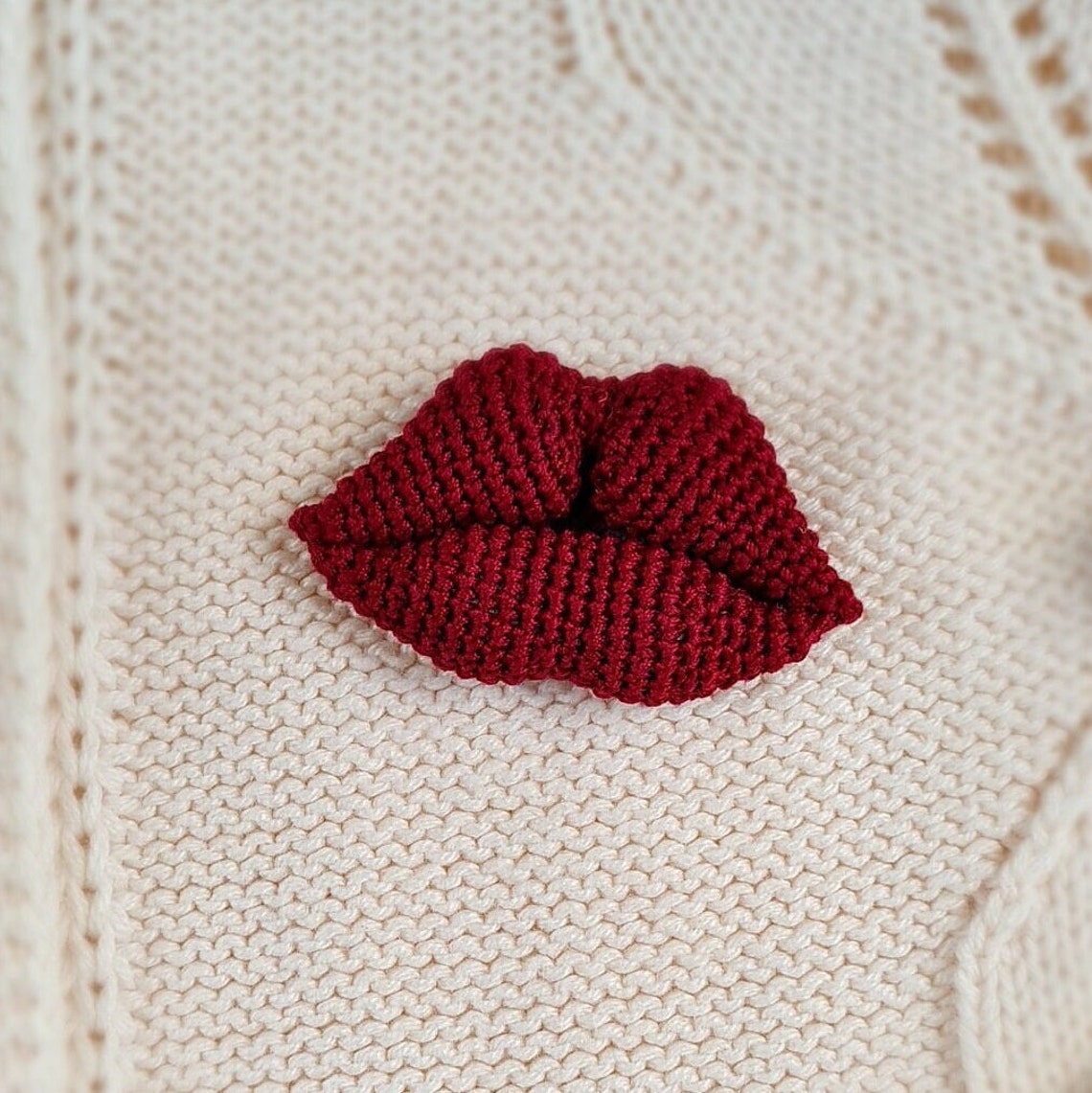 Crochet Lips (brooch) - Etsy