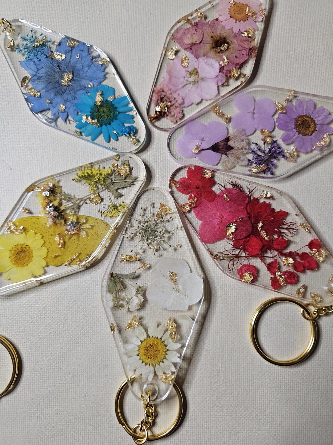 Dry Pressed Flower Keychain | Real Flower Resin Keychain | Birthday ...
