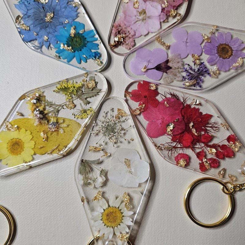 Resin Flower Keychain - Etsy