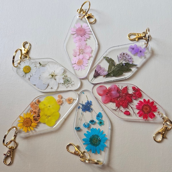 Resin Flower Keychain - Etsy